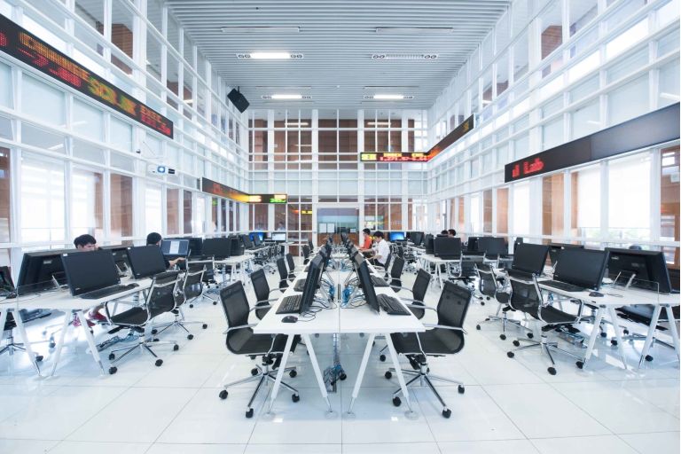 Supporting Faculty and Partners - MBA