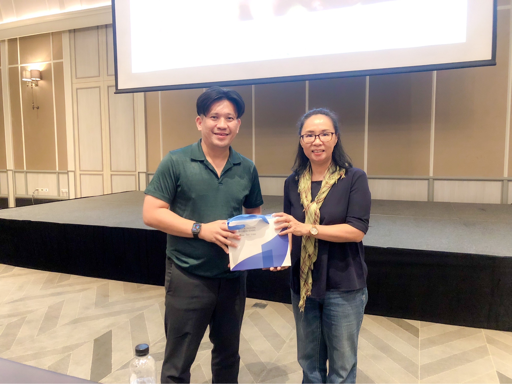 นิสิตประจำหลักสูตร Executive รุ่นที่ 38 และคณาจารย์จาก MBA Chula ได้ ...